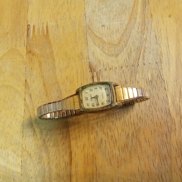 Timex | Accessories | Vintage Womens Gold Tone Square Face Timex Bezel ...